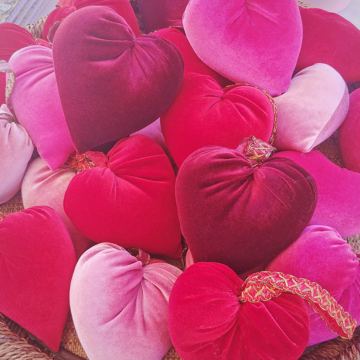 Velvet Hearts – finditgirl